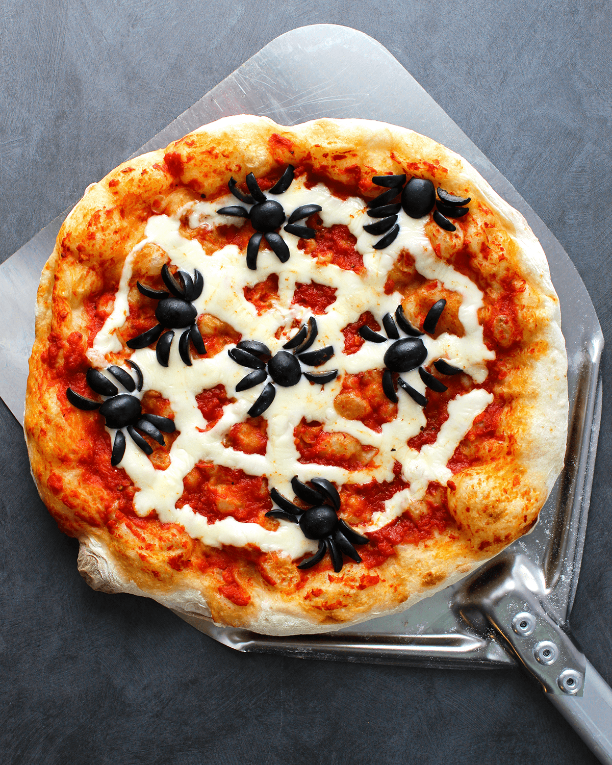 Creepy Halloween Spider Web Pizza – Thursday Night Pizza